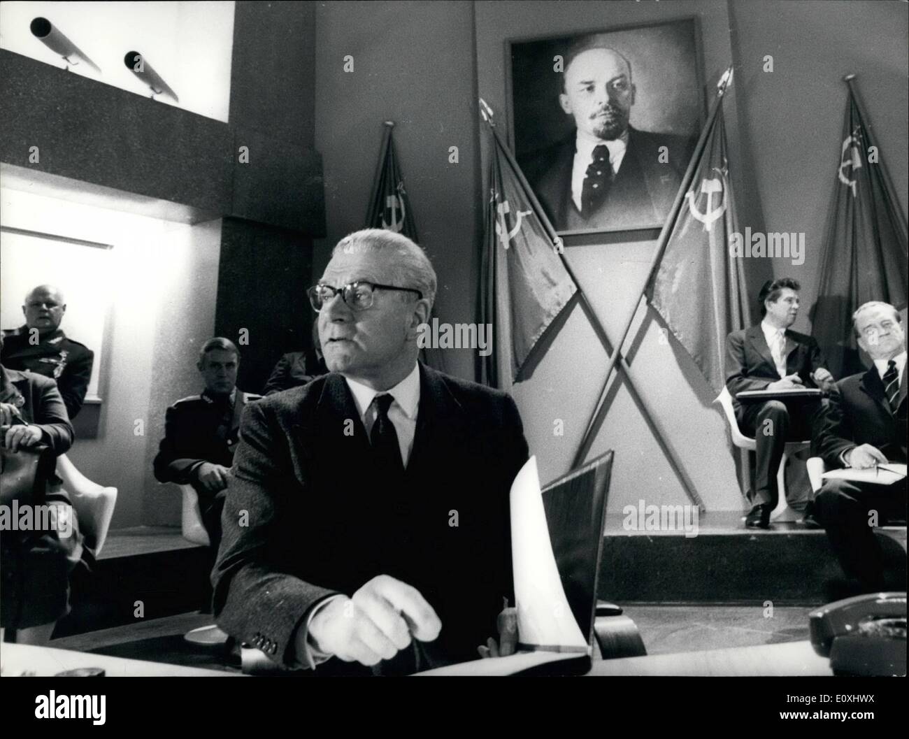 January 1967 british actor sir laurence hi-res stock photography and ...