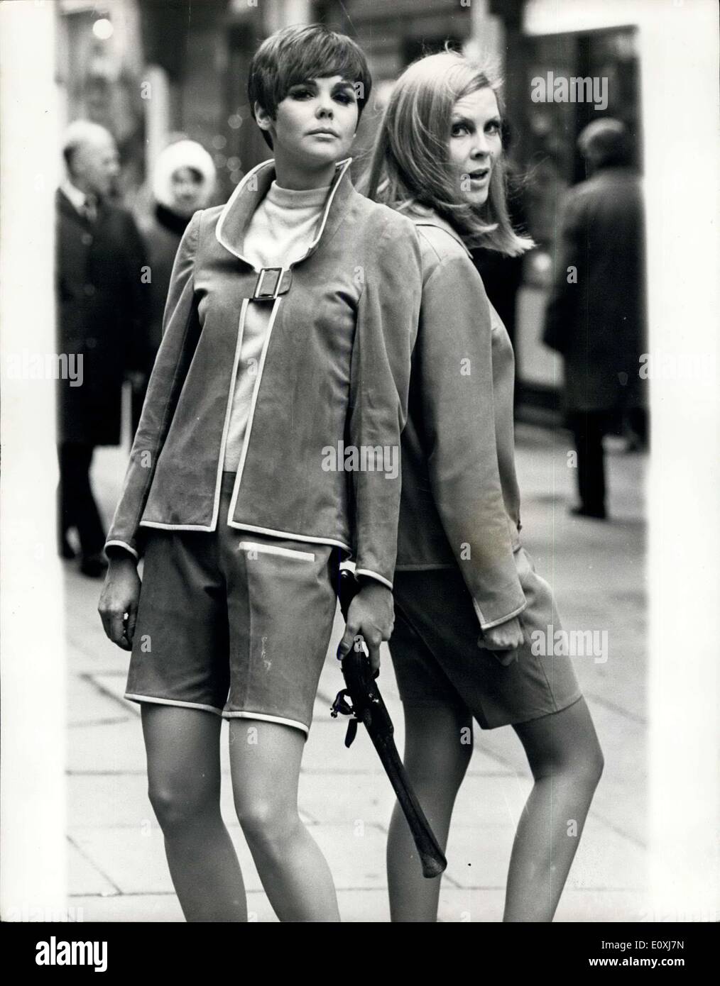 Jan. 05, 1967 - 5.1.67 Ã¢â‚¬Å“AvengerÃ¢â‚¬Â Fashion Show in London Ã¢â ...