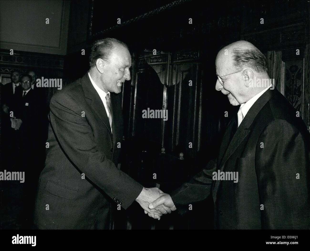 May 05, 1967 - GDR party and government delegation on a two day ...