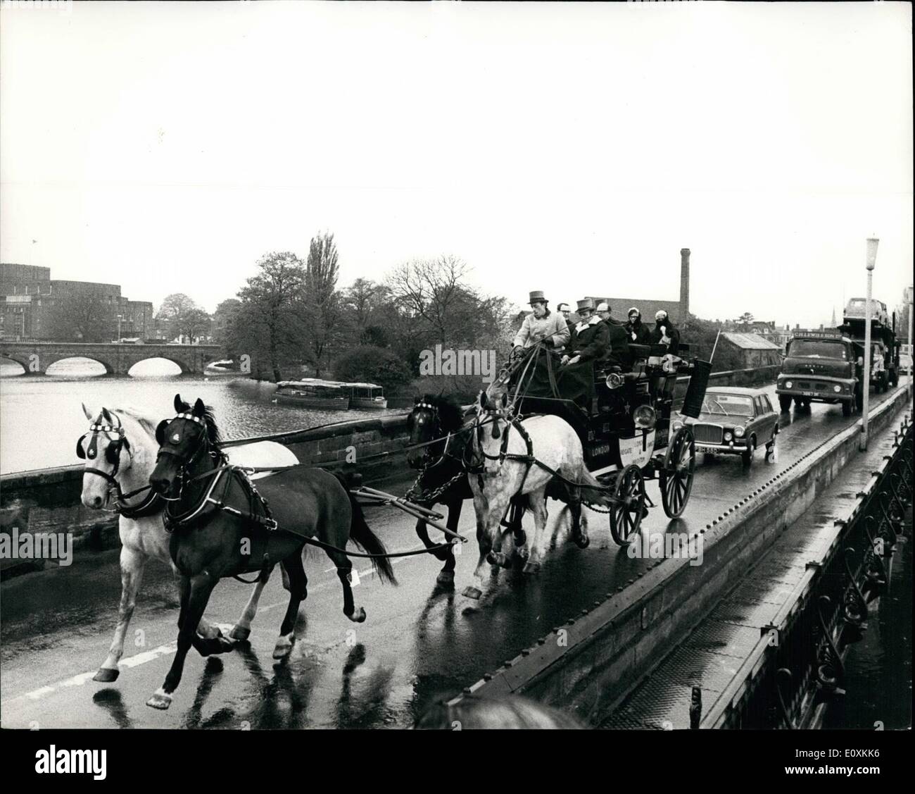 Old stage coach hi-res stock photography and images - Alamy