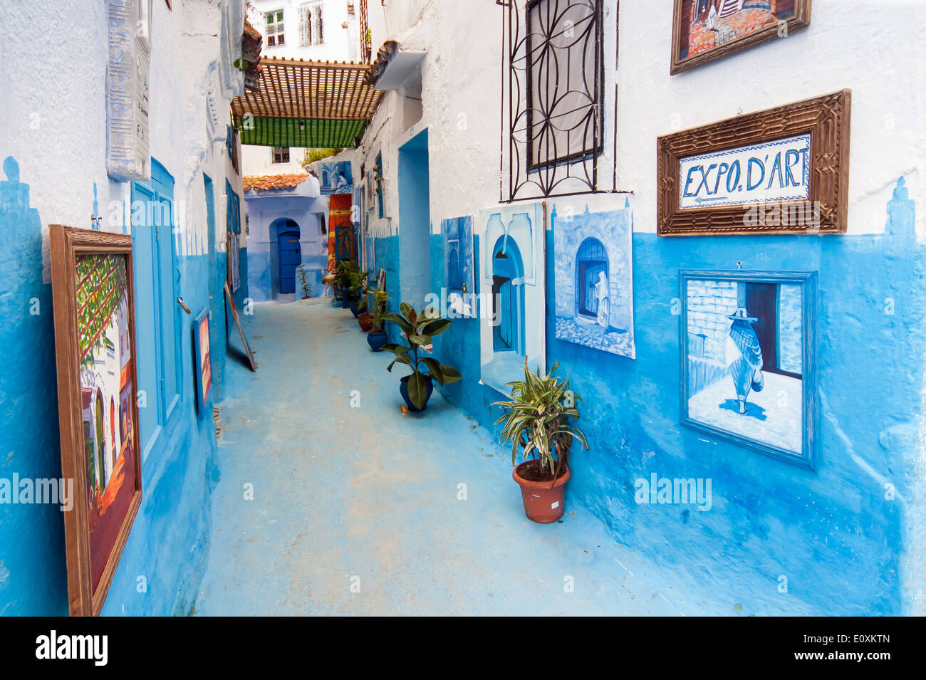 Street scene from chefchaouen chaouen hi-res stock photography and ...