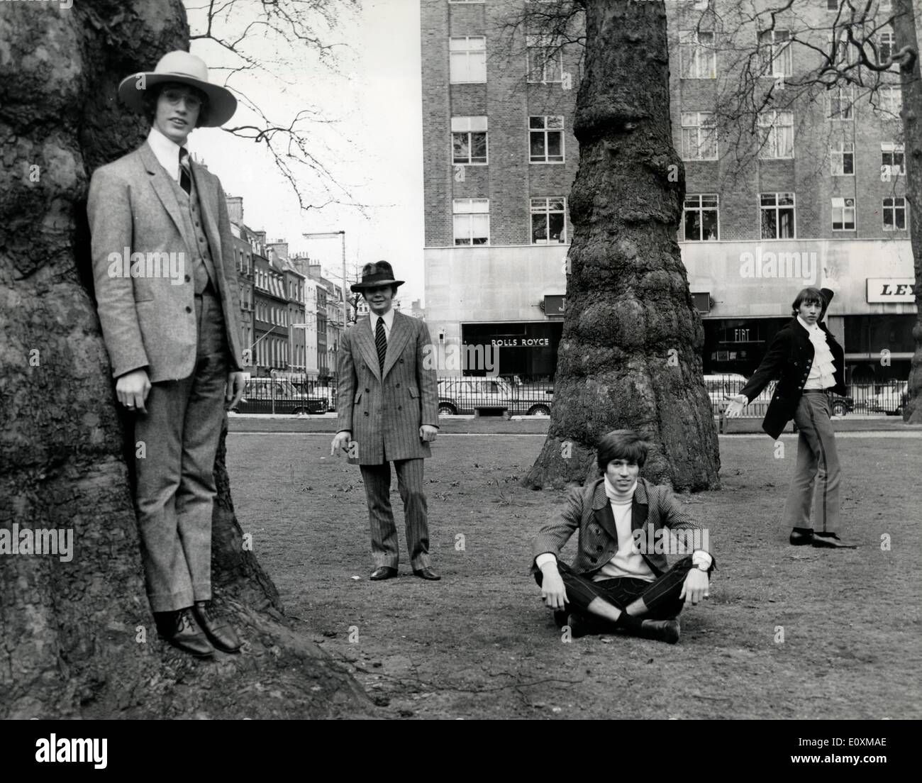 Maurice gibb portrait hi-res stock photography and images - Alamy