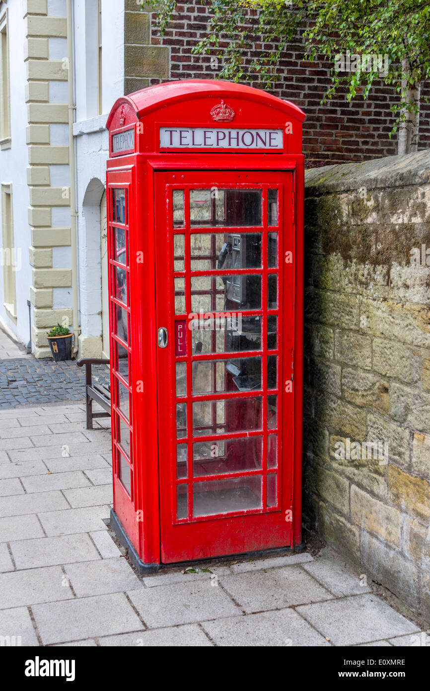 Red Telephone Box Stock Photo - Alamy
