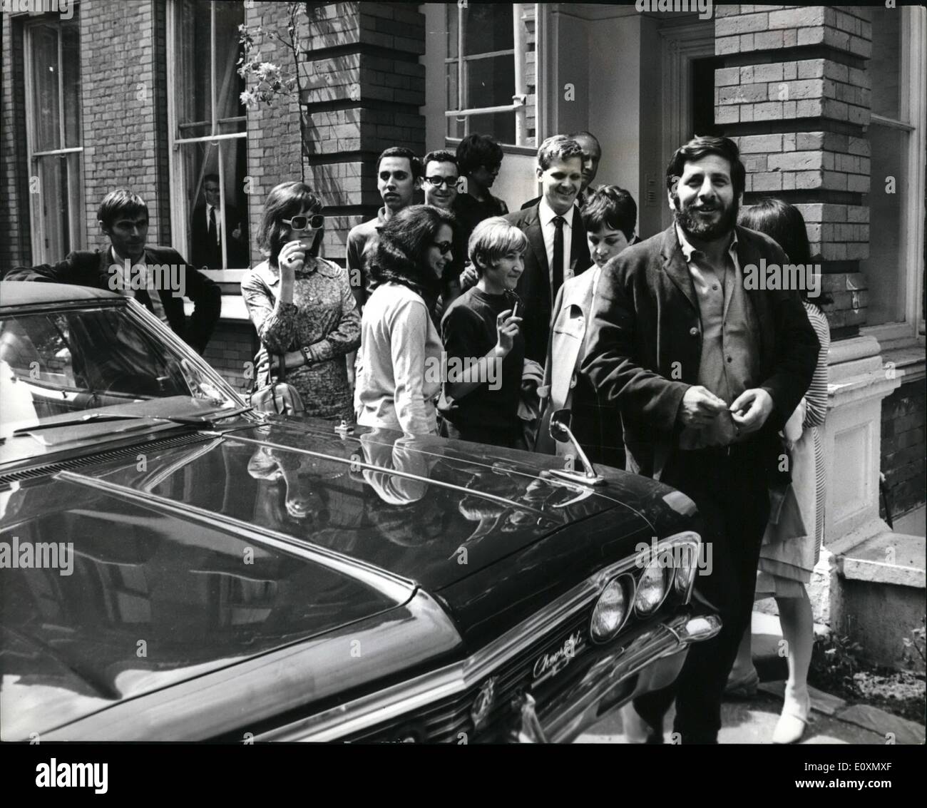 Jun. 06, 1967 - Topol's Flight to Israel Cancelled Musical star Topol ...