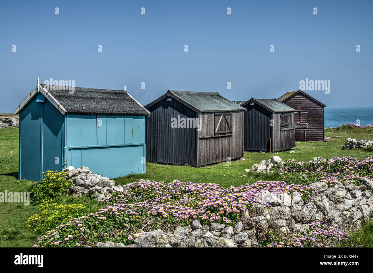 English traditional beach huts hi-res stock photography and images - Alamy