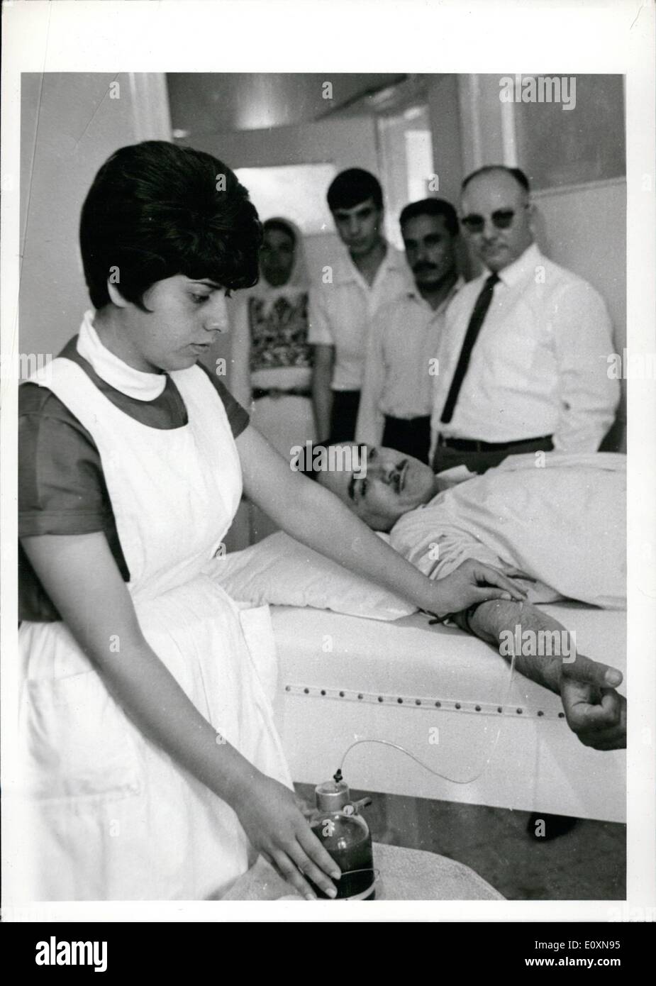 Jun. 06, 1967 - A Jordanian Citizen donating his blood Stock Photo - Alamy