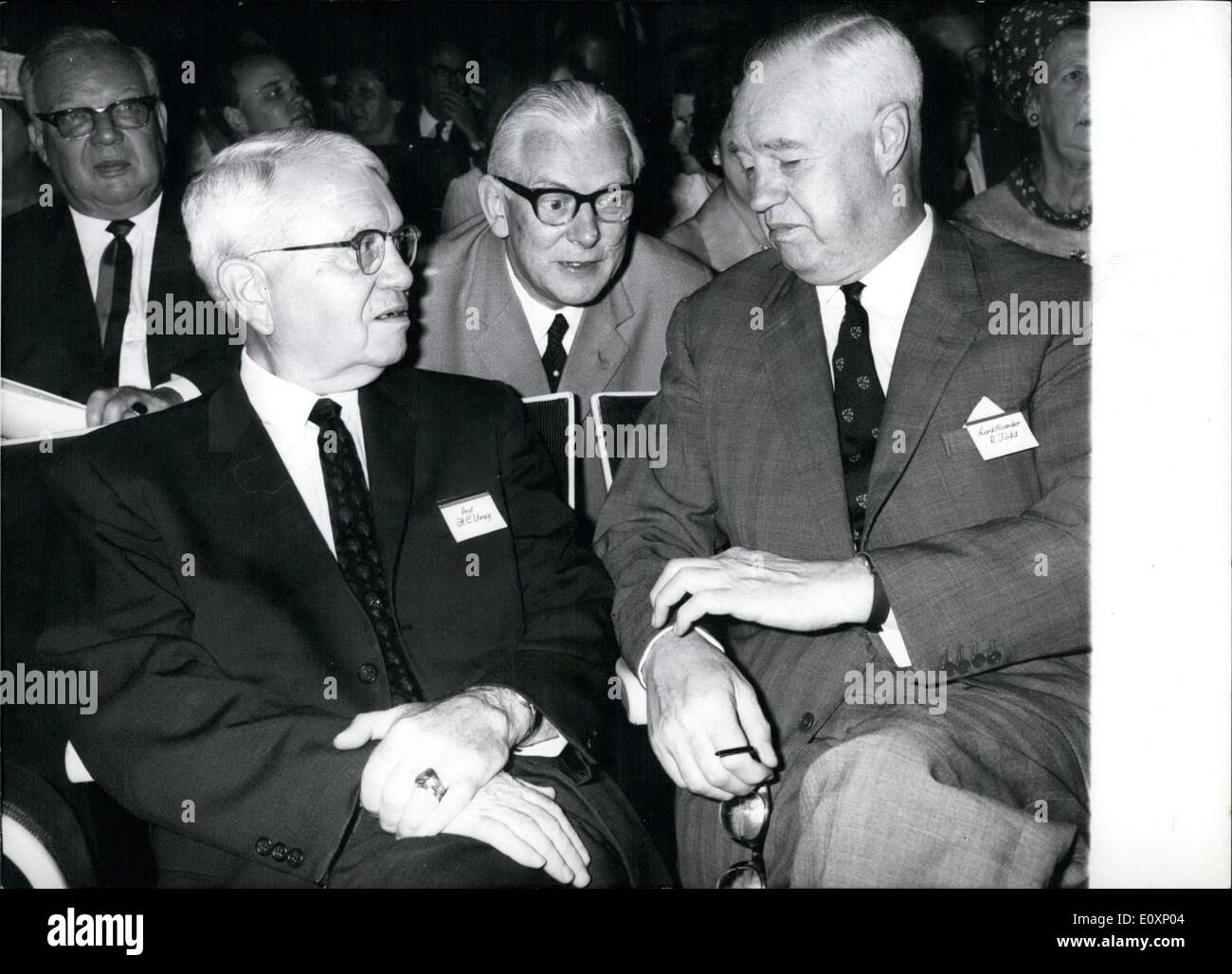 Professor alexander todd hi-res stock photography and images - Alamy