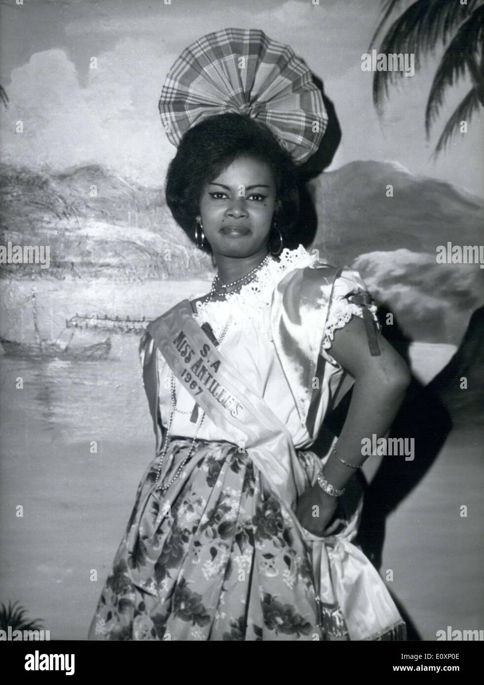 Miss allen hi-res stock photography and images - Alamy