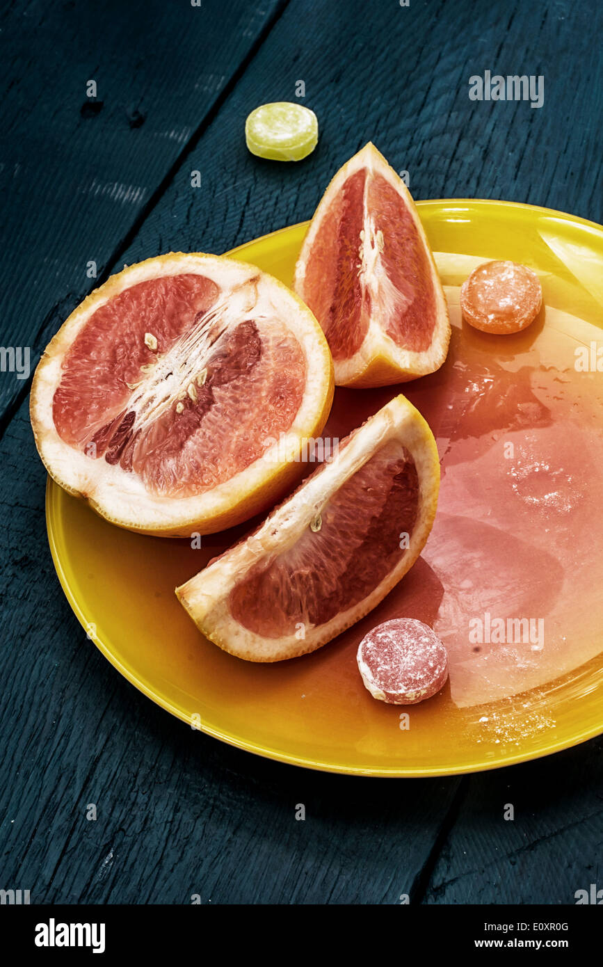 juicy,cut sliced fruit grapefruit Stock Photo - Alamy