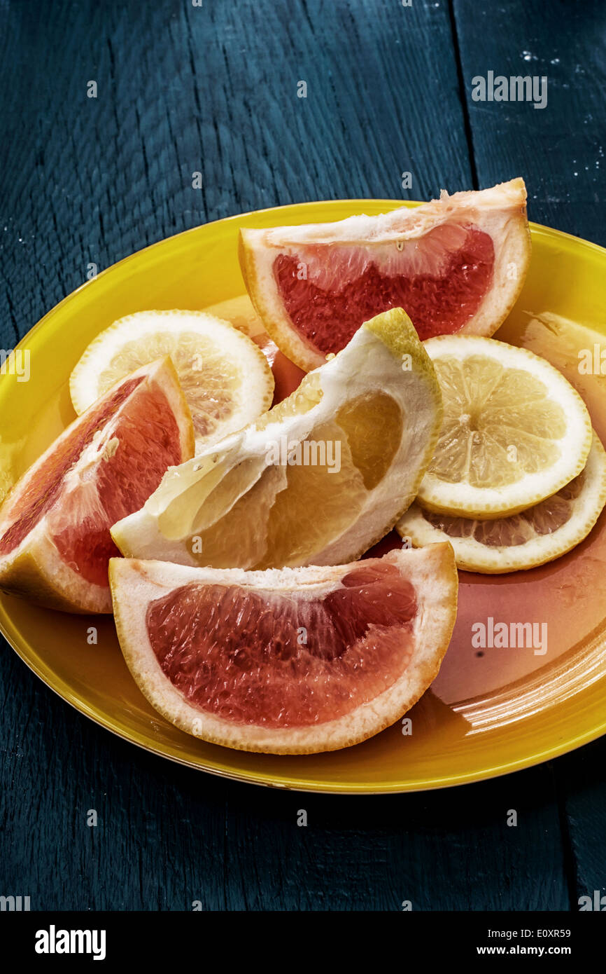 juicy,cut sliced fruit grapefruit Stock Photo - Alamy