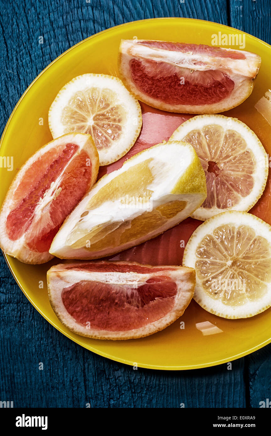 juicy,cut sliced fruit grapefruit Stock Photo - Alamy