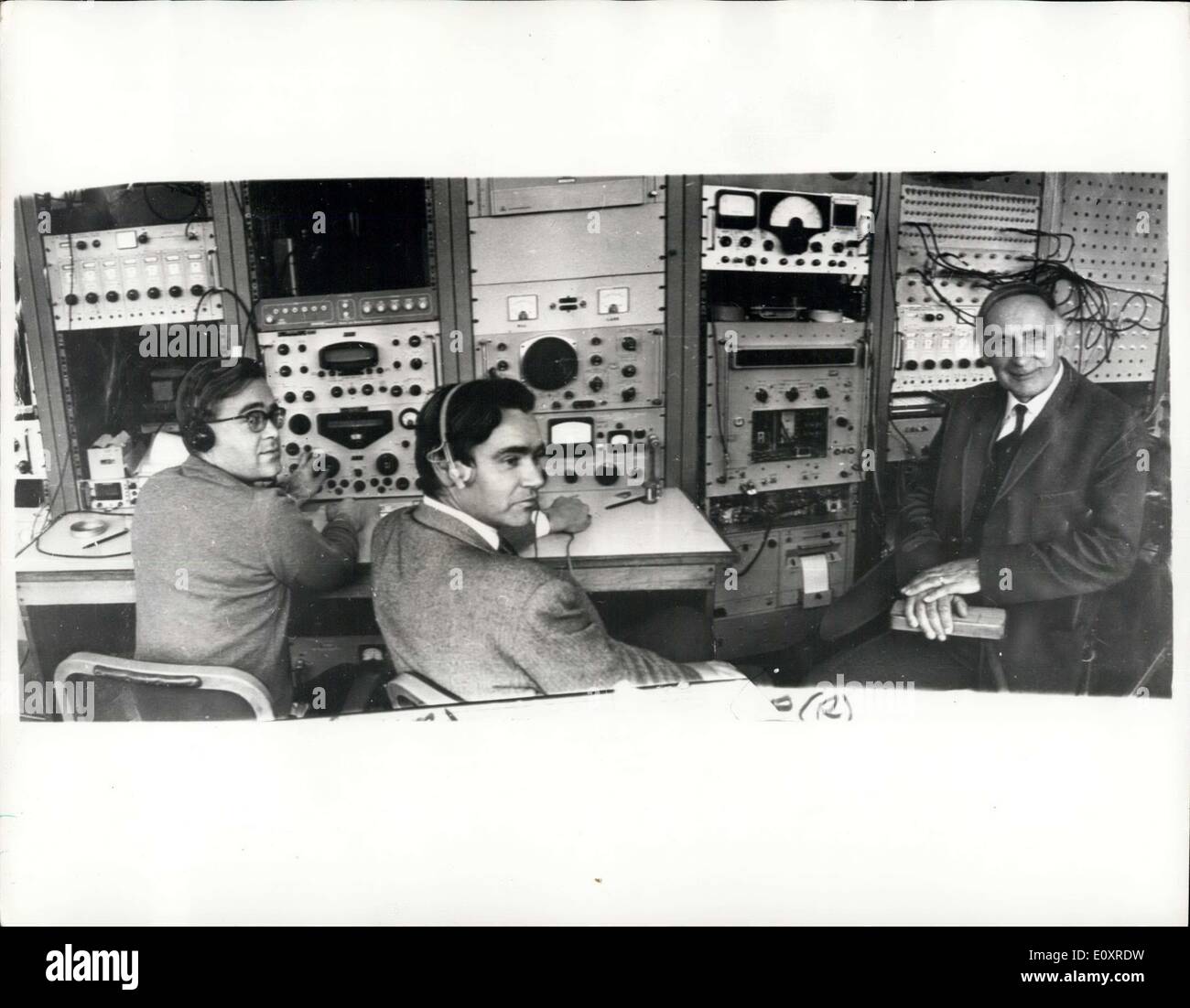 Oct. 18, 1967 - Waiting for Venus - inside Jodrell bank's operations ...