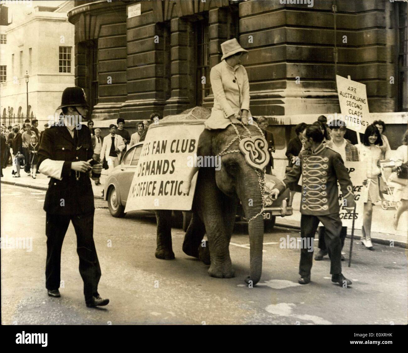Australian bee gees hi-res stock photography and images - Alamy