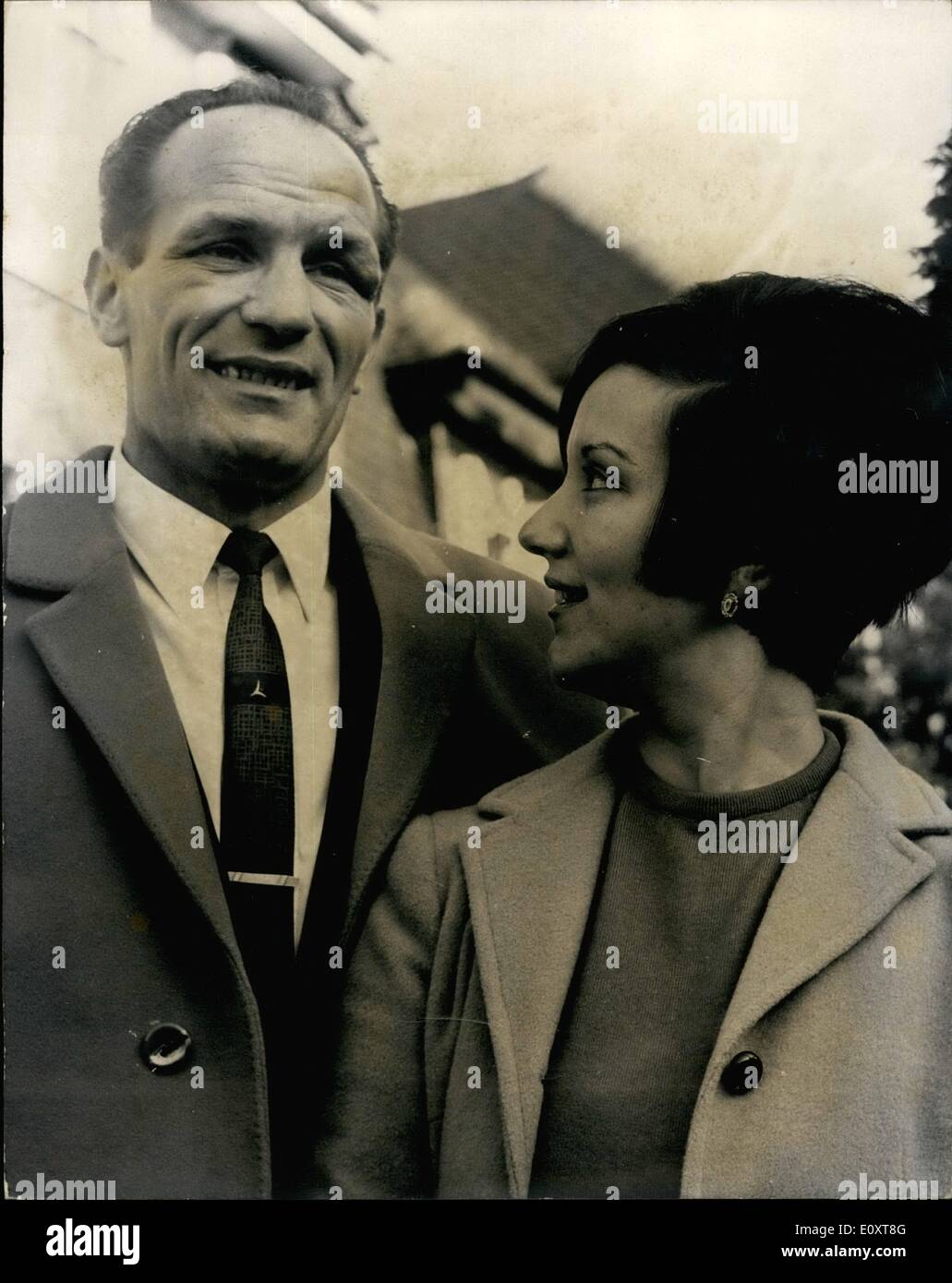 Henry cooper and wife hi-res stock photography and images - Alamy