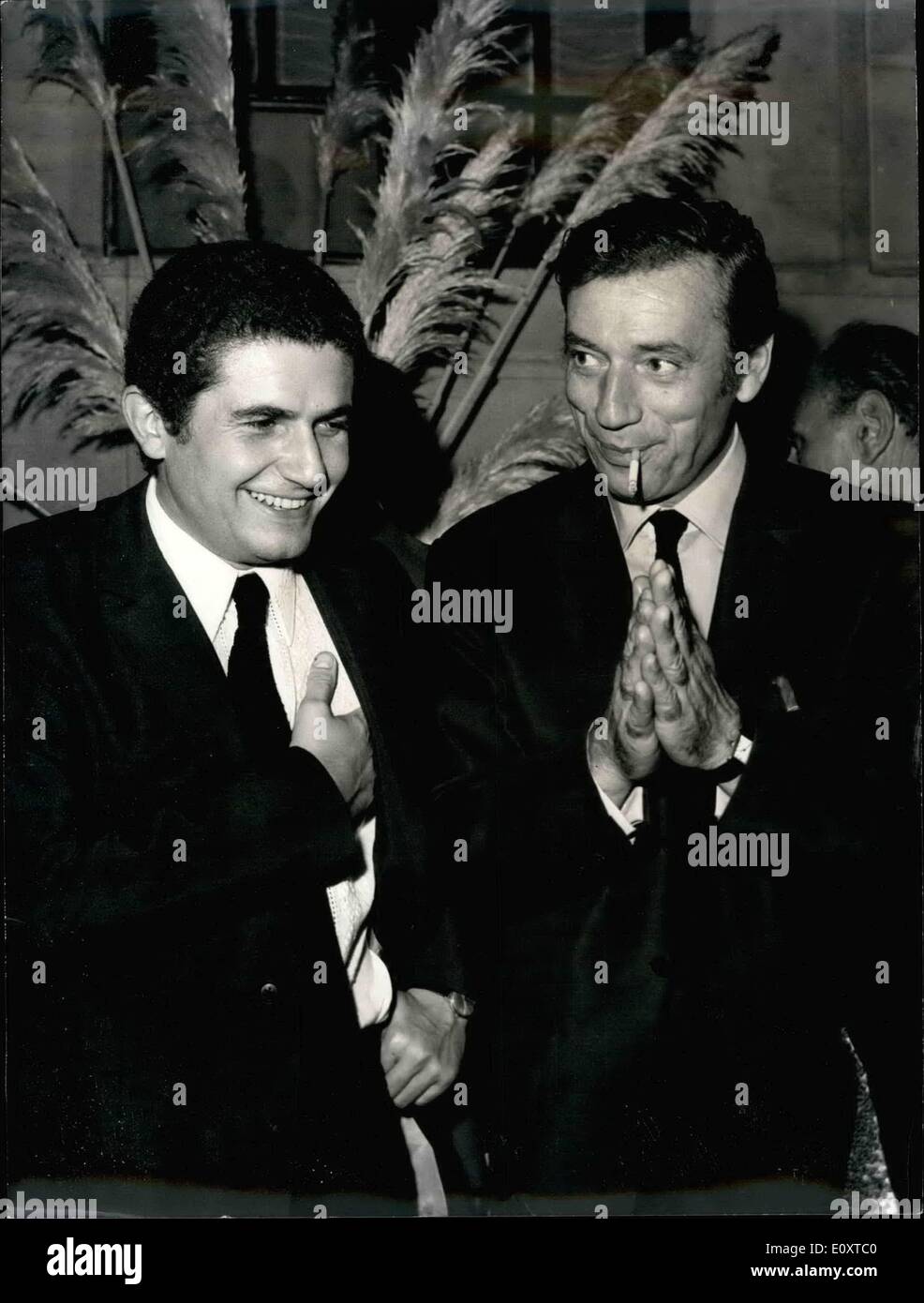 Actor Smiling Stock Photos & Actor Smiling Stock Images - Alamy