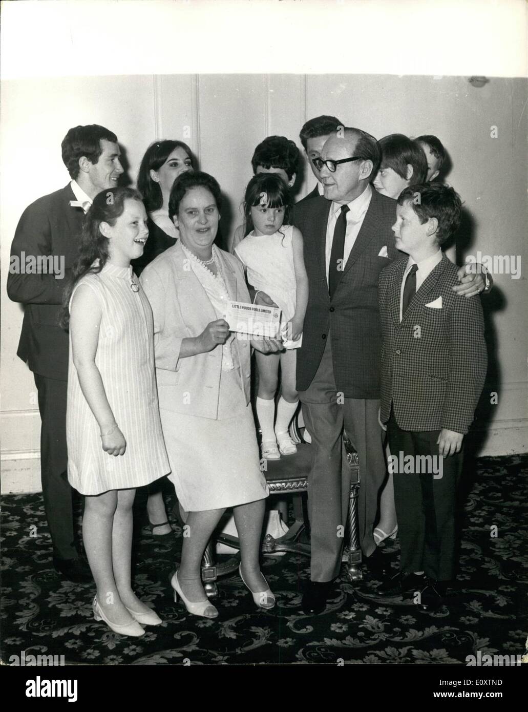 Sep. 09, 1967 - MOTHER OF SEVEN HAS BIG POOLS WIN 46-year old Mrs ...