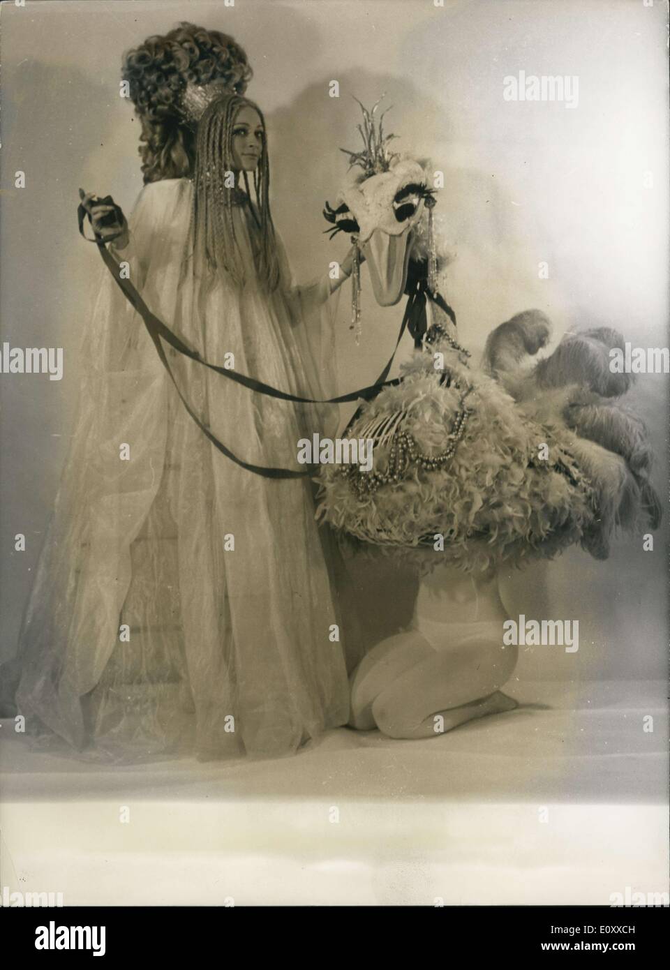 1967 molinarios snow fairy dress hi-res stock photography and images ...