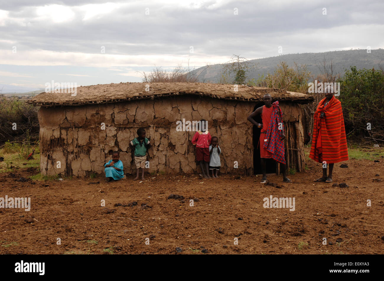Masai traditional family hi-res stock photography and images - Alamy