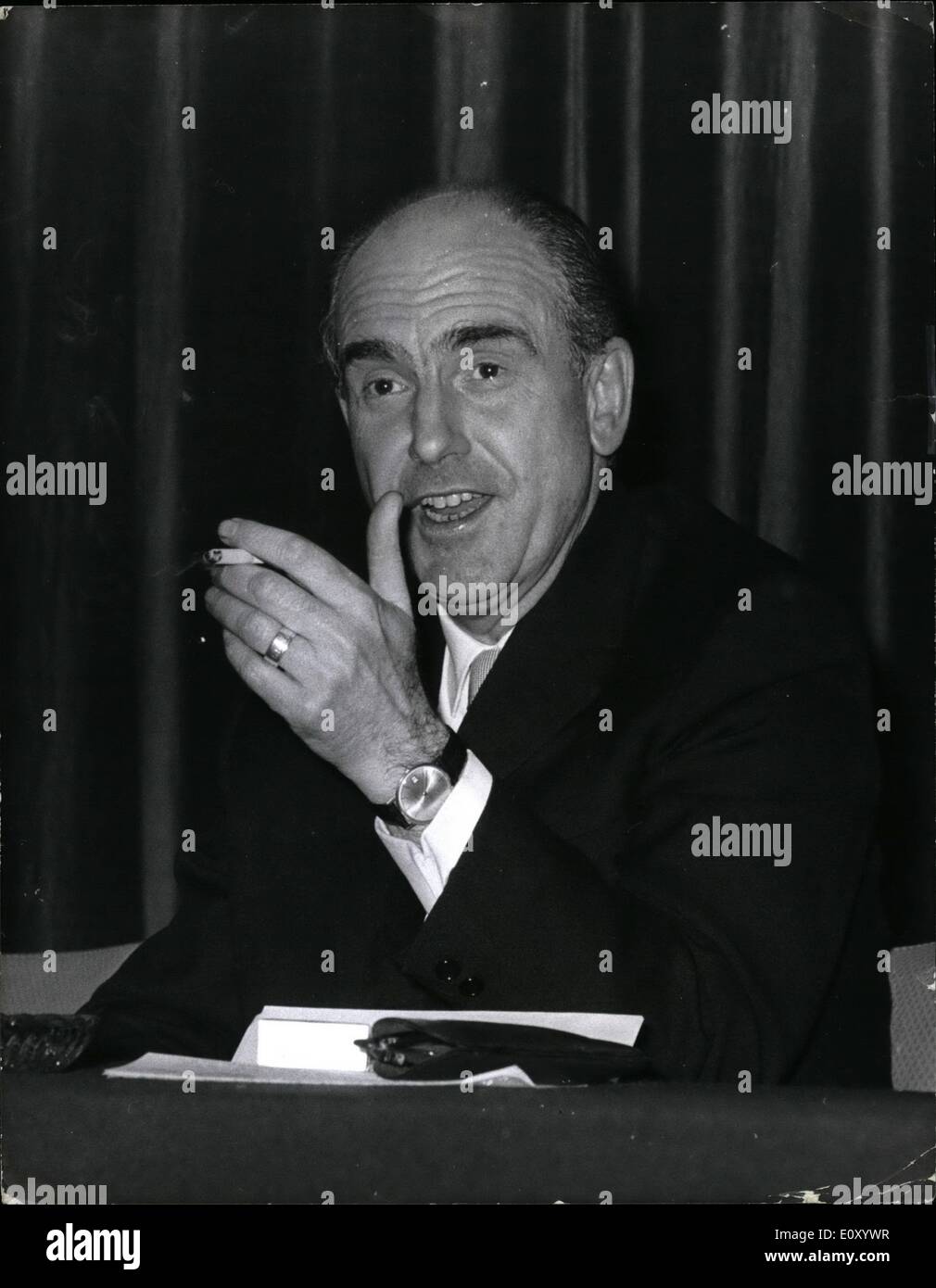 Politician press room hi-res stock photography and images - Alamy