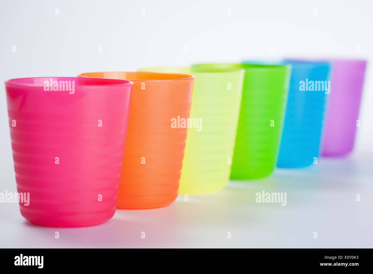 Row of mugs hi-res stock photography and images - Alamy