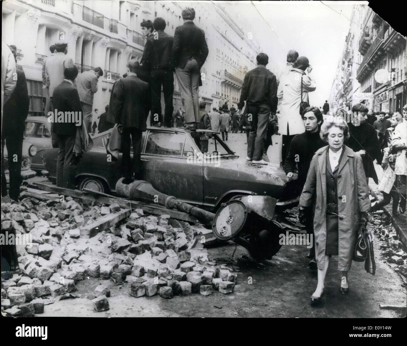 30 may 1968 paris hi-res stock photography and images - Alamy
