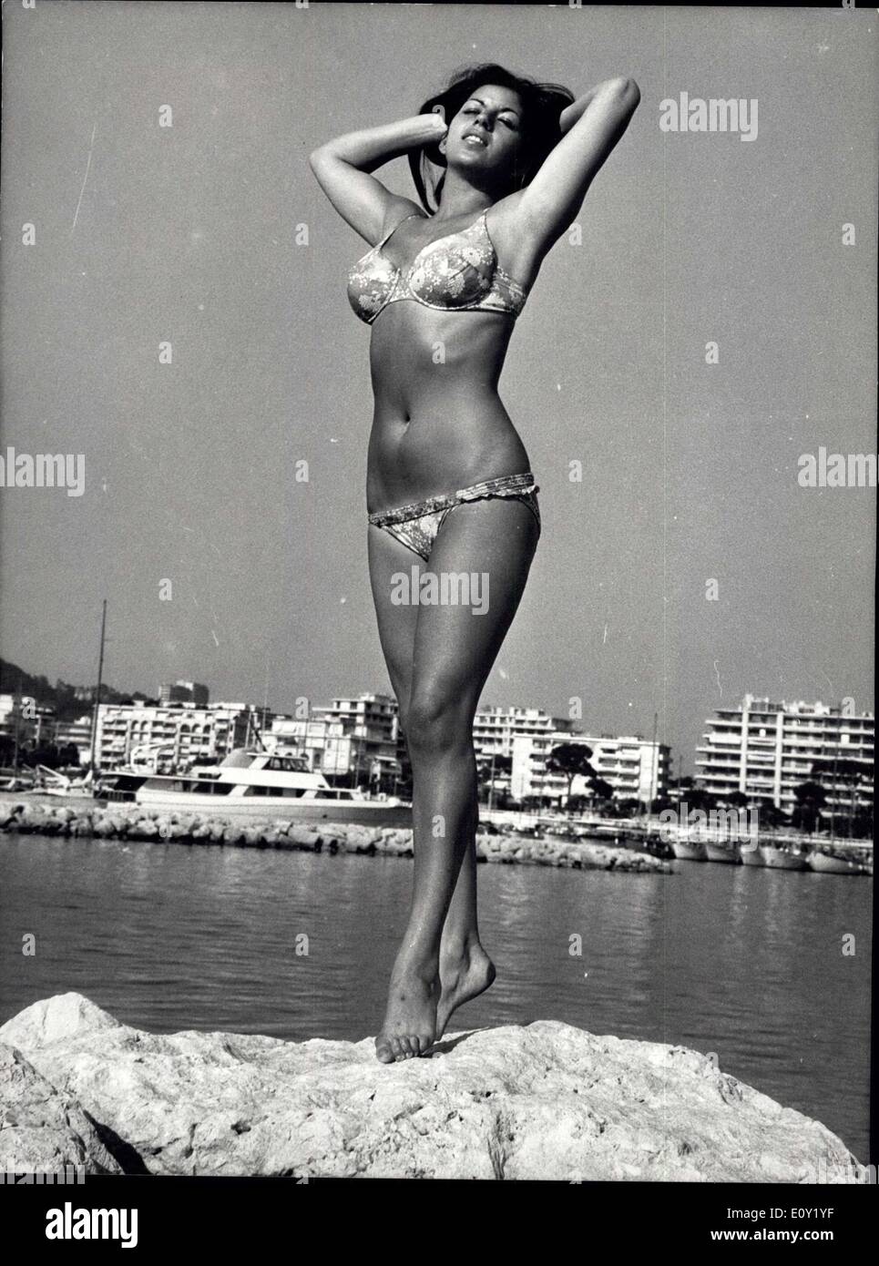 May 16, 1968 - Stars and Starlets at Cannes Film Festival: Photo shows 19-year-old Lebanese ...