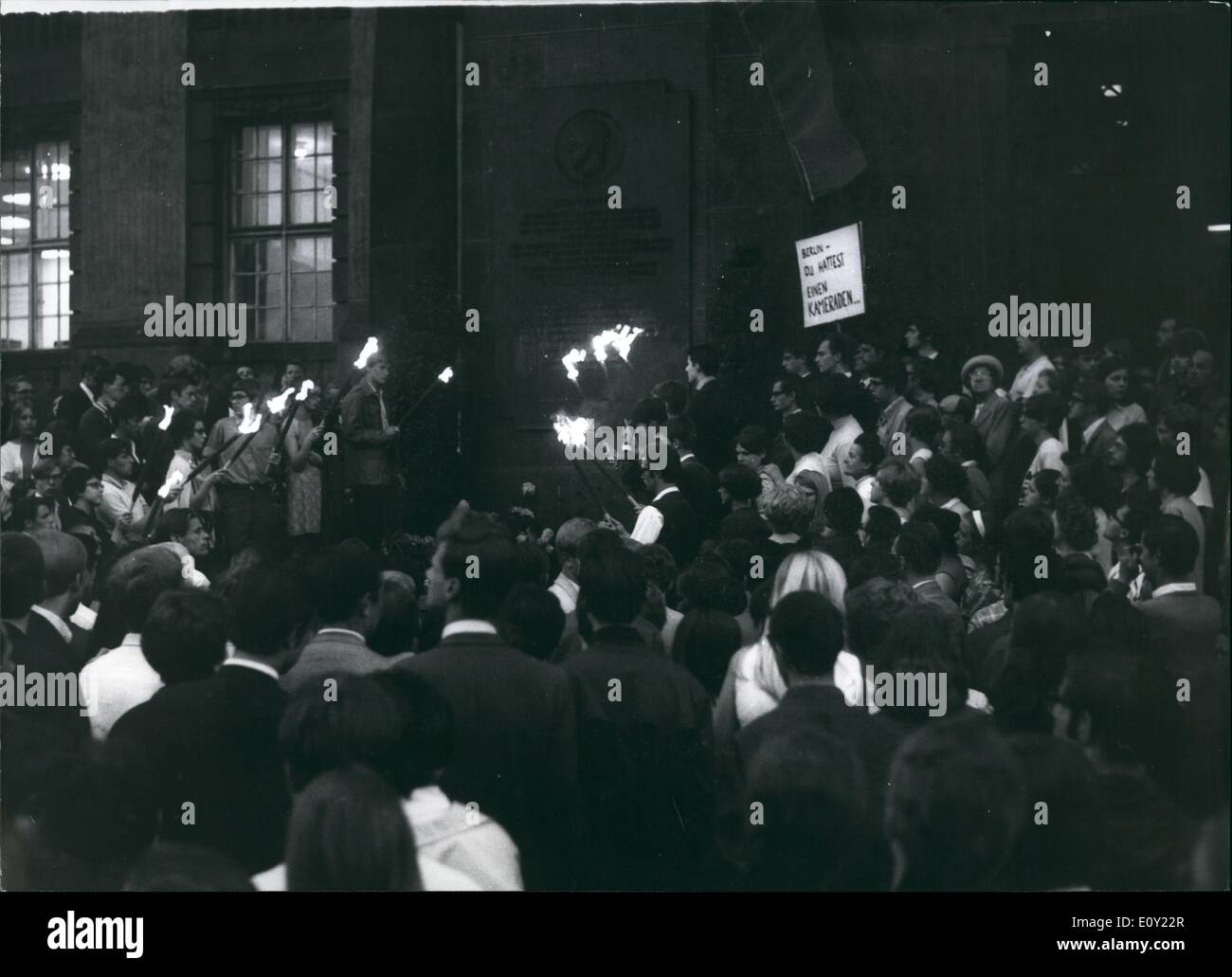 Jun. 06, 1968 - Silent-march for Robert Kennedy: In a silent-march more ...