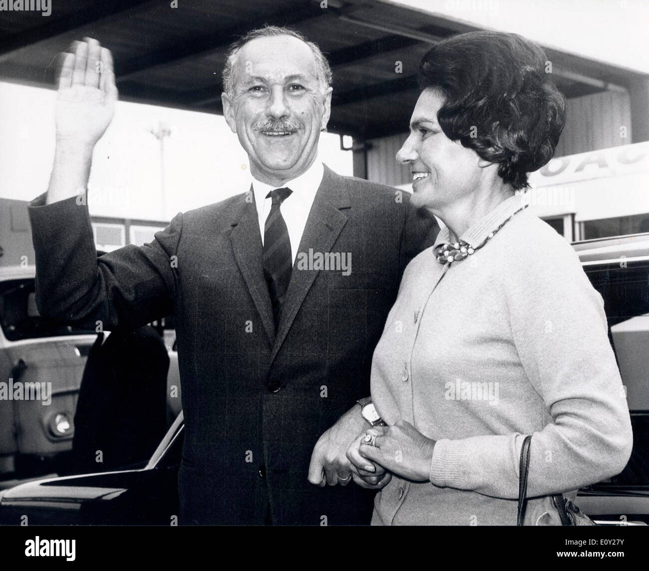 United kingdom sir donald hopson hi-res stock photography and images ...