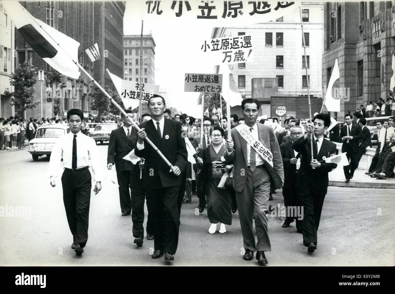 Jun. 06, 1968 - Bonin Islands returned to Japan: While handover ...