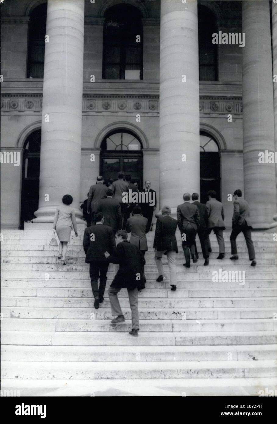 Paris 1968 students hi-res stock photography and images - Alamy