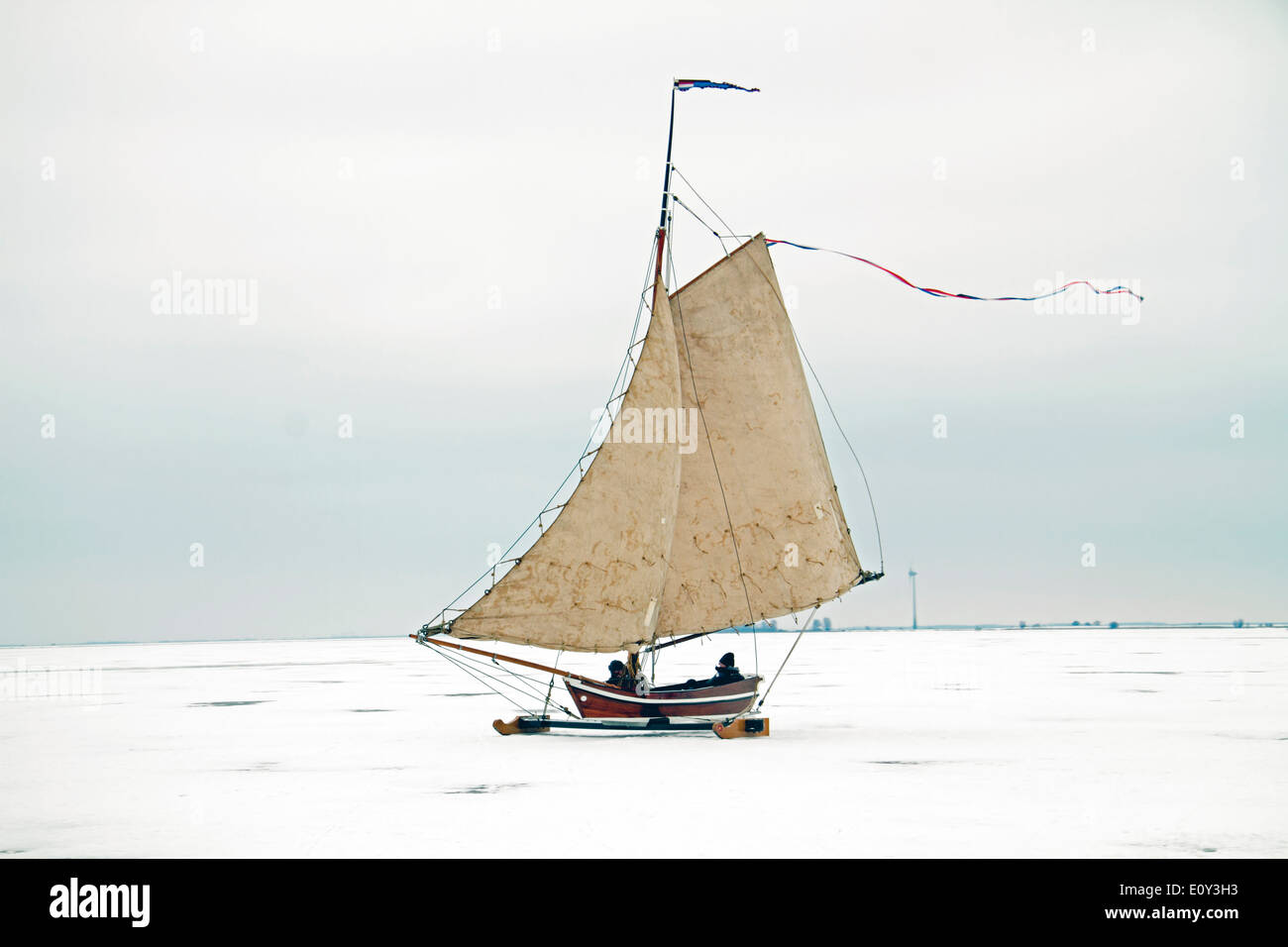 Winter sailing hi-res stock photography and images - Alamy