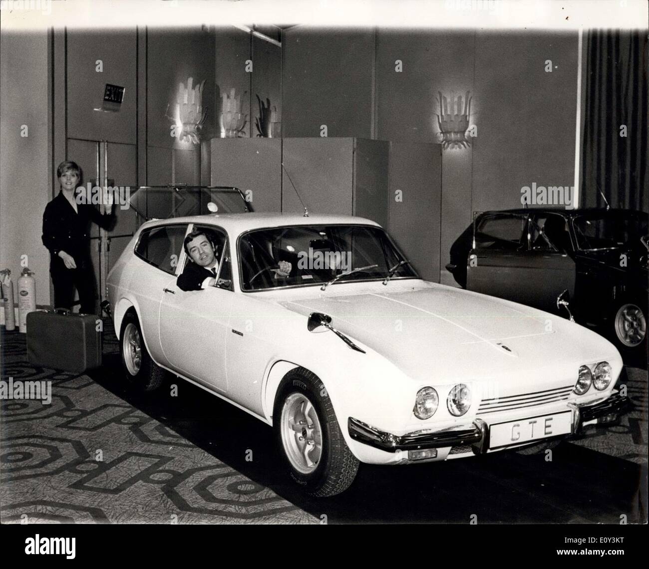 Reliant scimitar car hi-res stock photography and images - Alamy