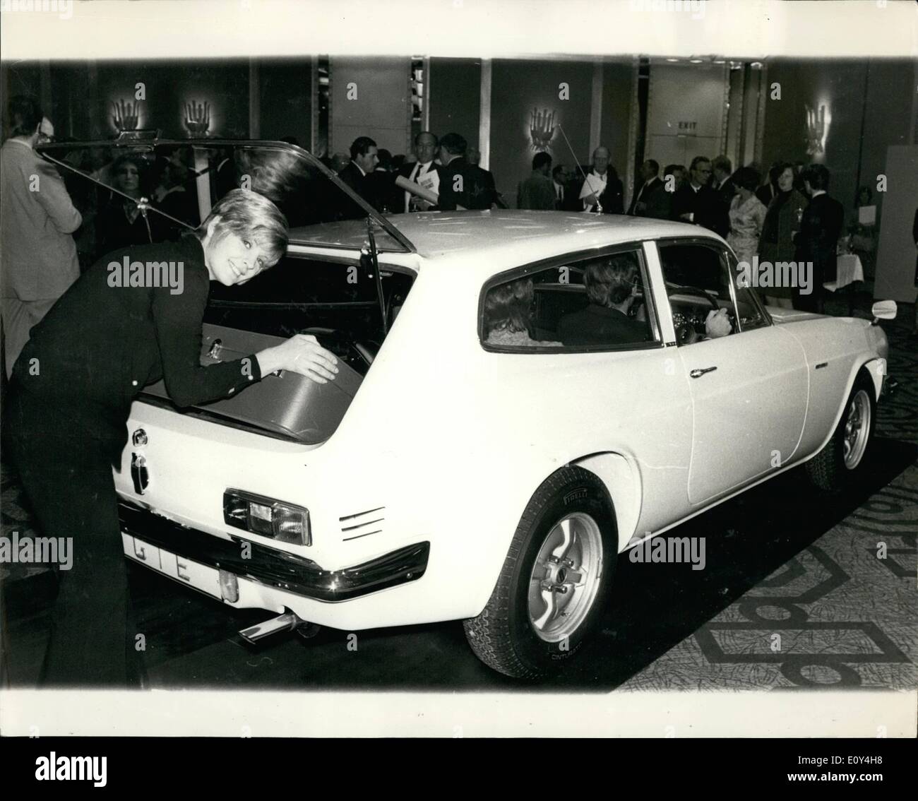 Reliant scimitar car hi-res stock photography and images - Alamy
