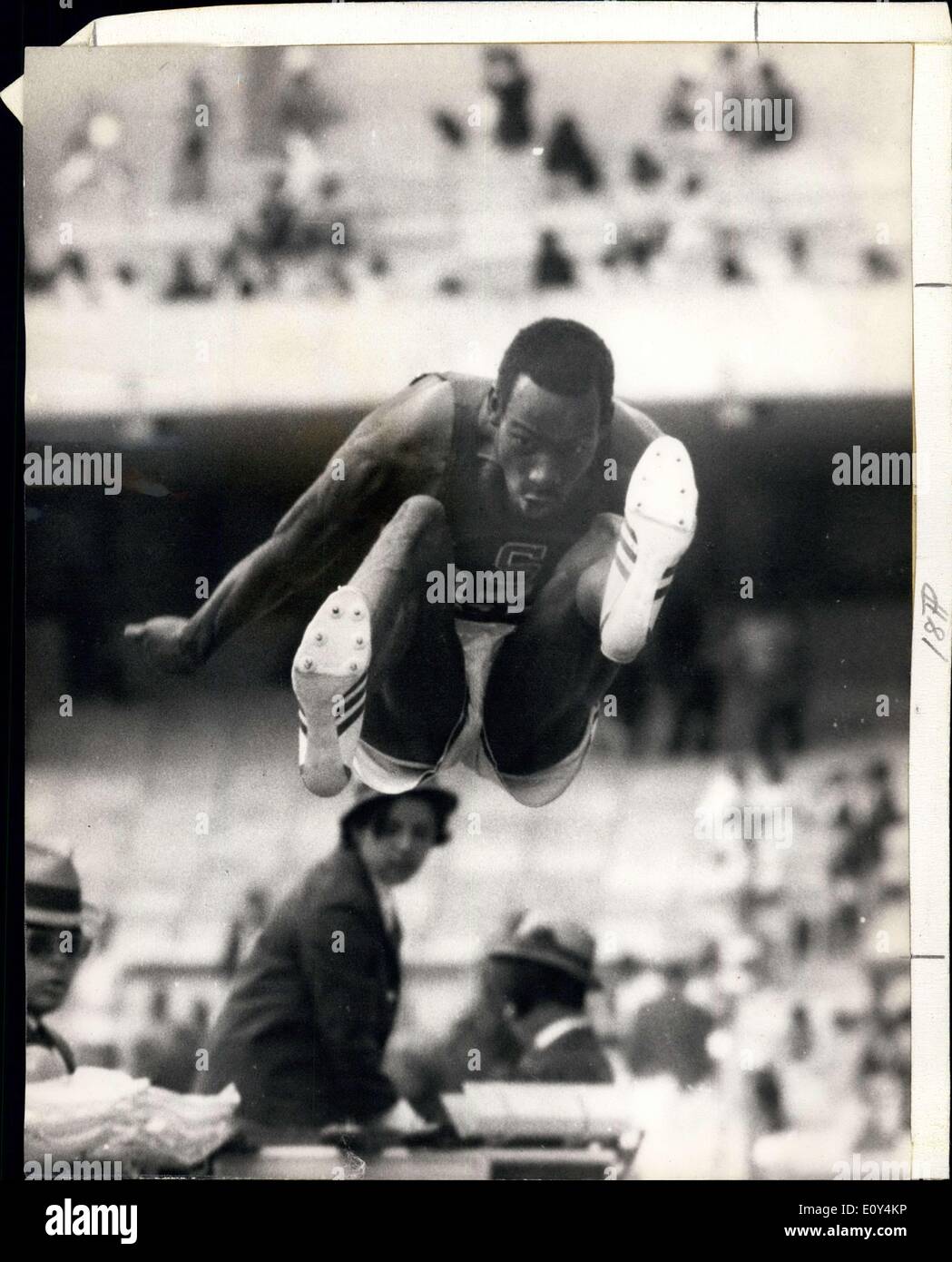 Bob beamon hi-res stock photography and images - Alamy