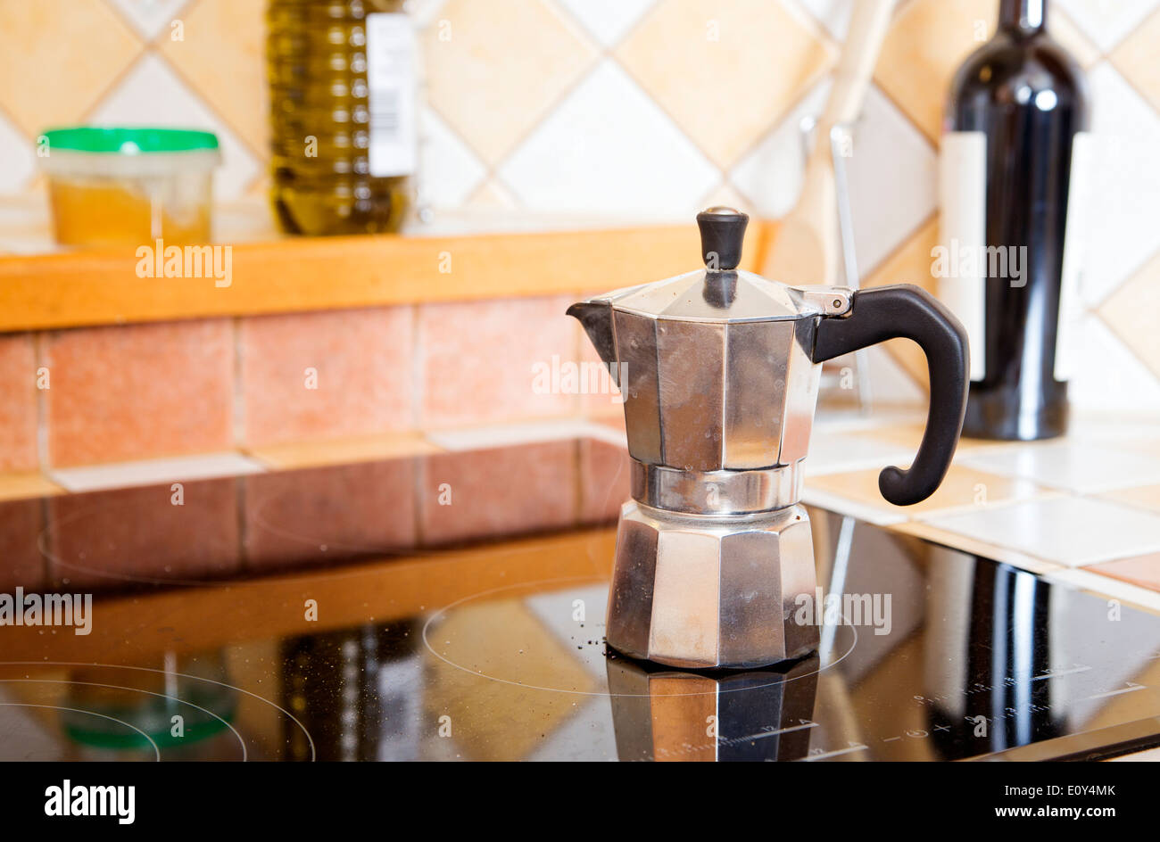 Boiling liquid hi-res stock photography and images - Alamy