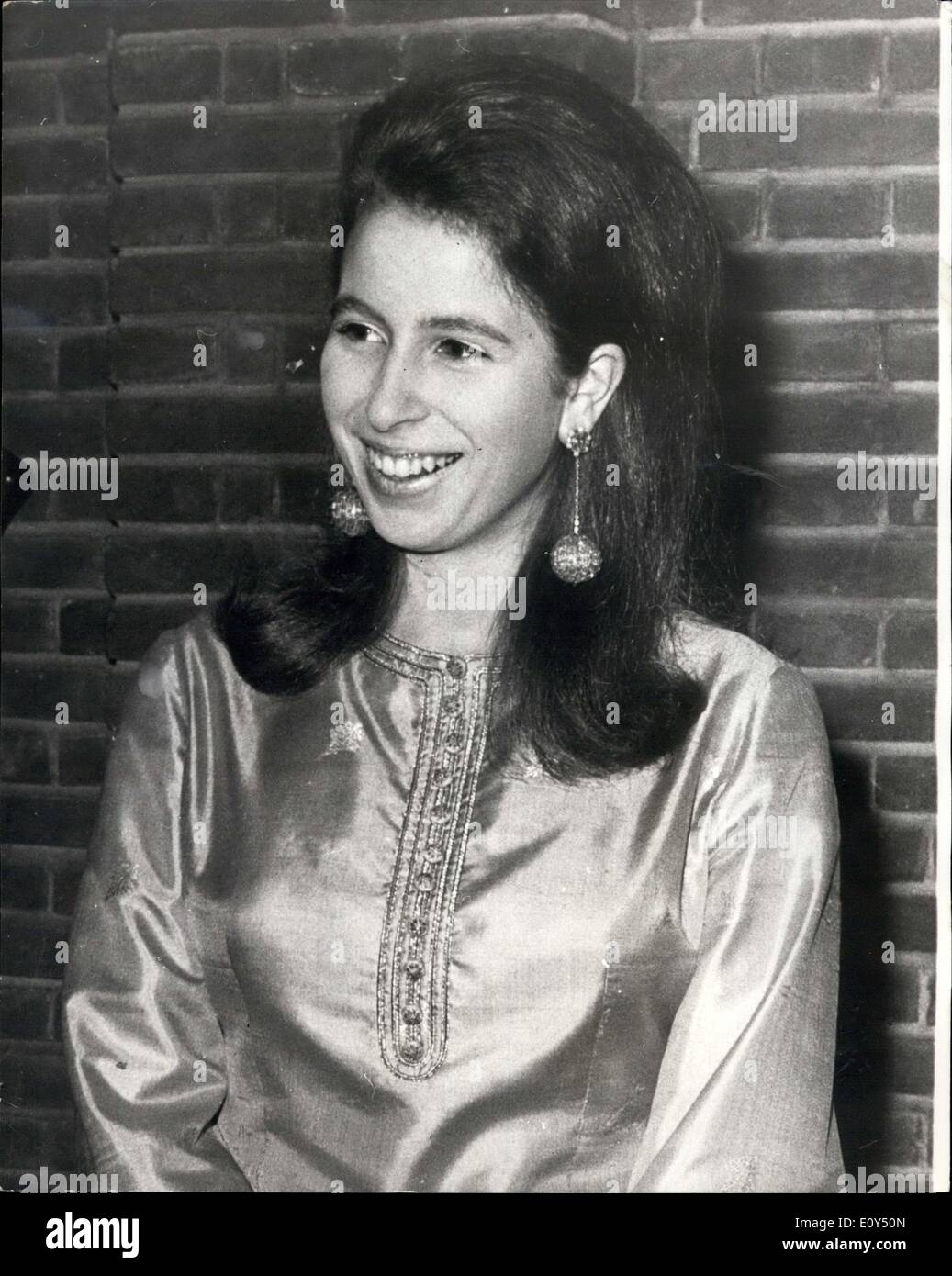 Nov. 06, 1968 - Show Jumping Association Reception - The Queen Mother ...