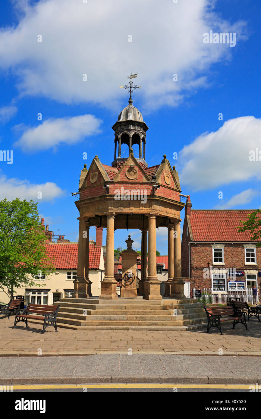 Market Cross in St James Square, Boroughbridge, North Yorkshire ...