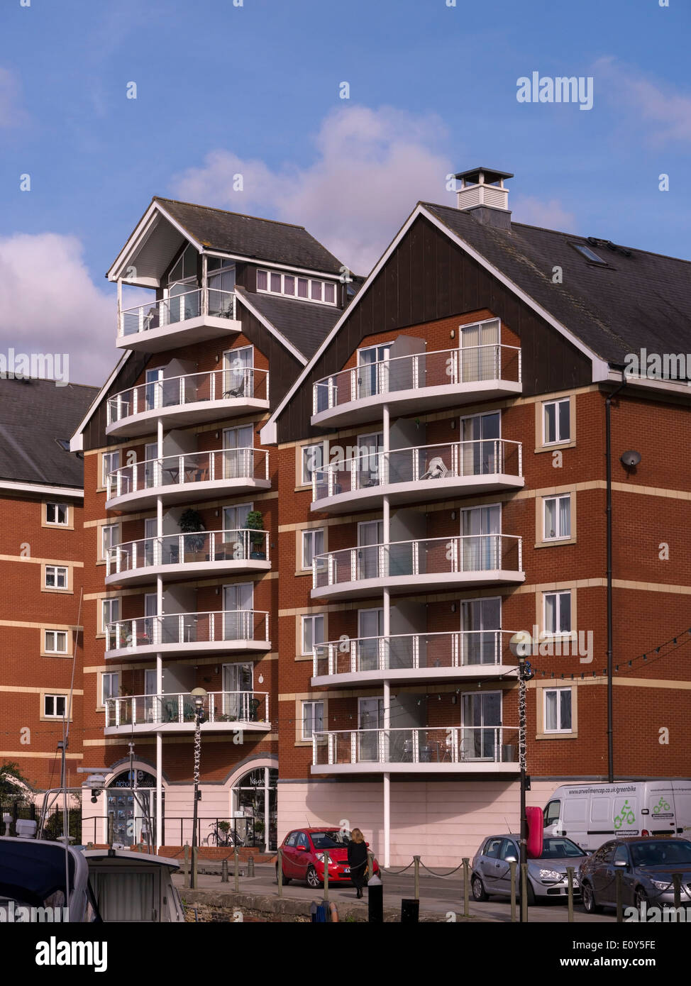 Modern apartment blocks hi-res stock photography and images - Alamy