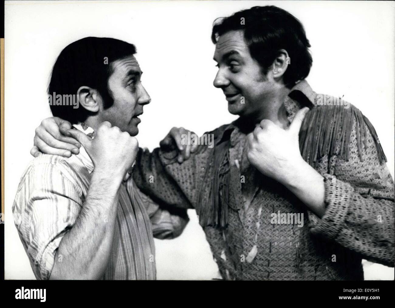 Clarin left hi-res stock photography and images - Alamy