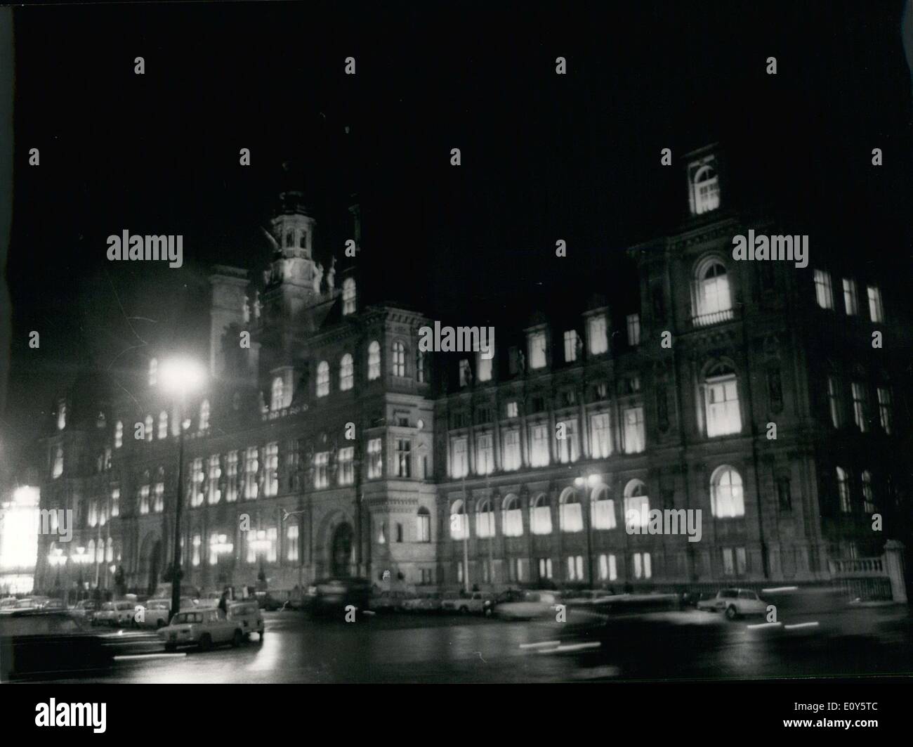 1968 pariss hotel de ville hi-res stock photography and images - Alamy