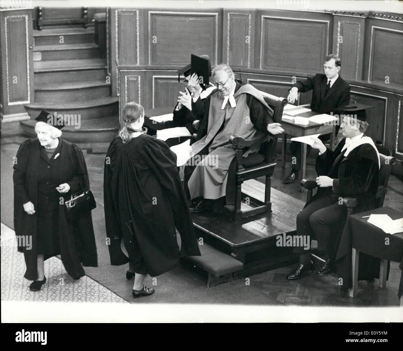 1968 voting for election oxfords hi-res stock photography and images ...