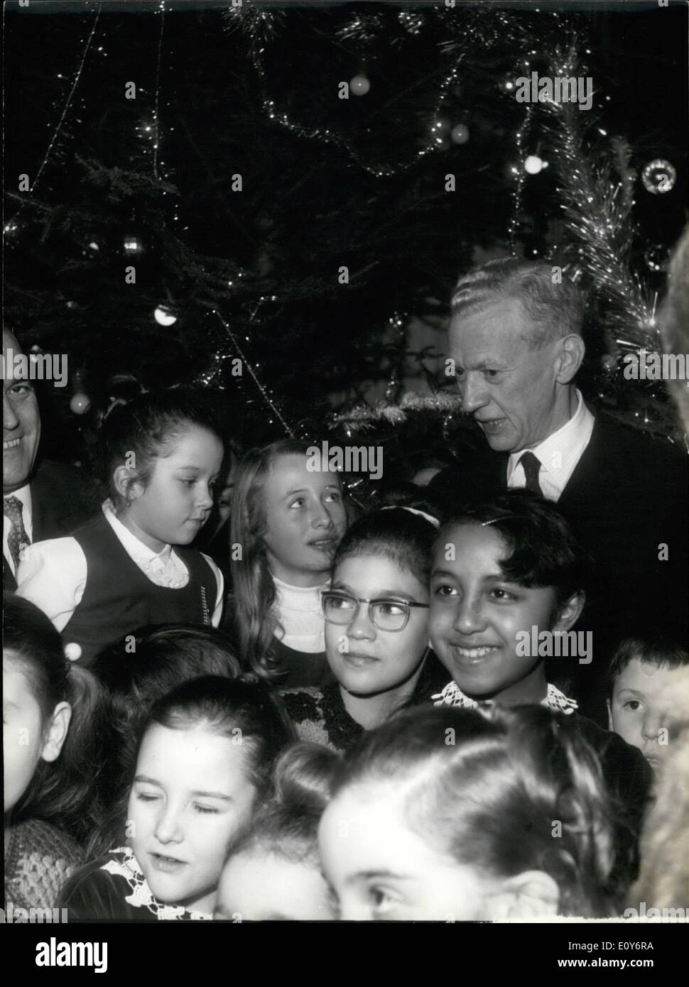 Dec. 12, 1968 - P. M.'s Christmas party: Children of the officials ...