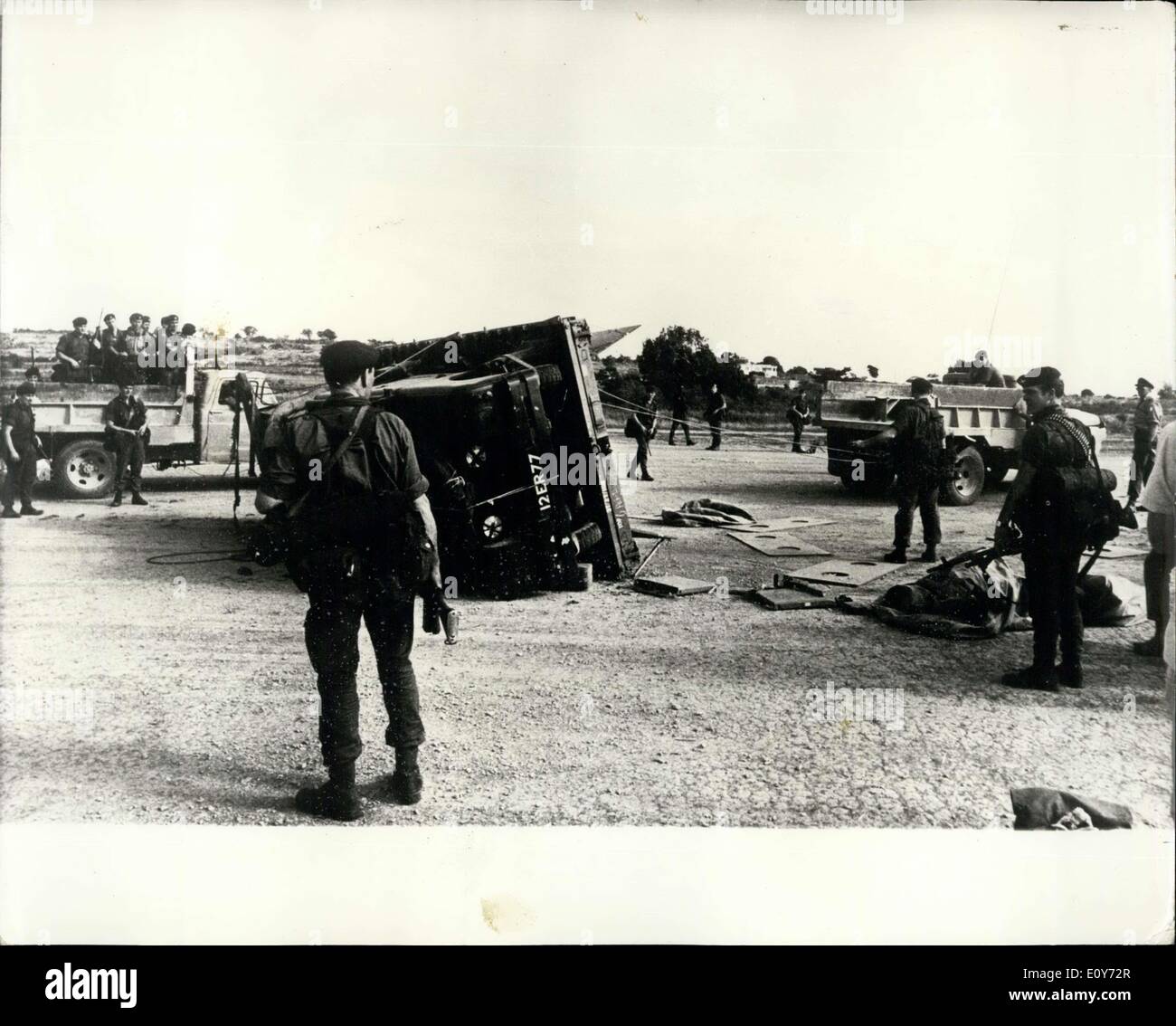 Air dropped hi-res stock photography and images - Alamy