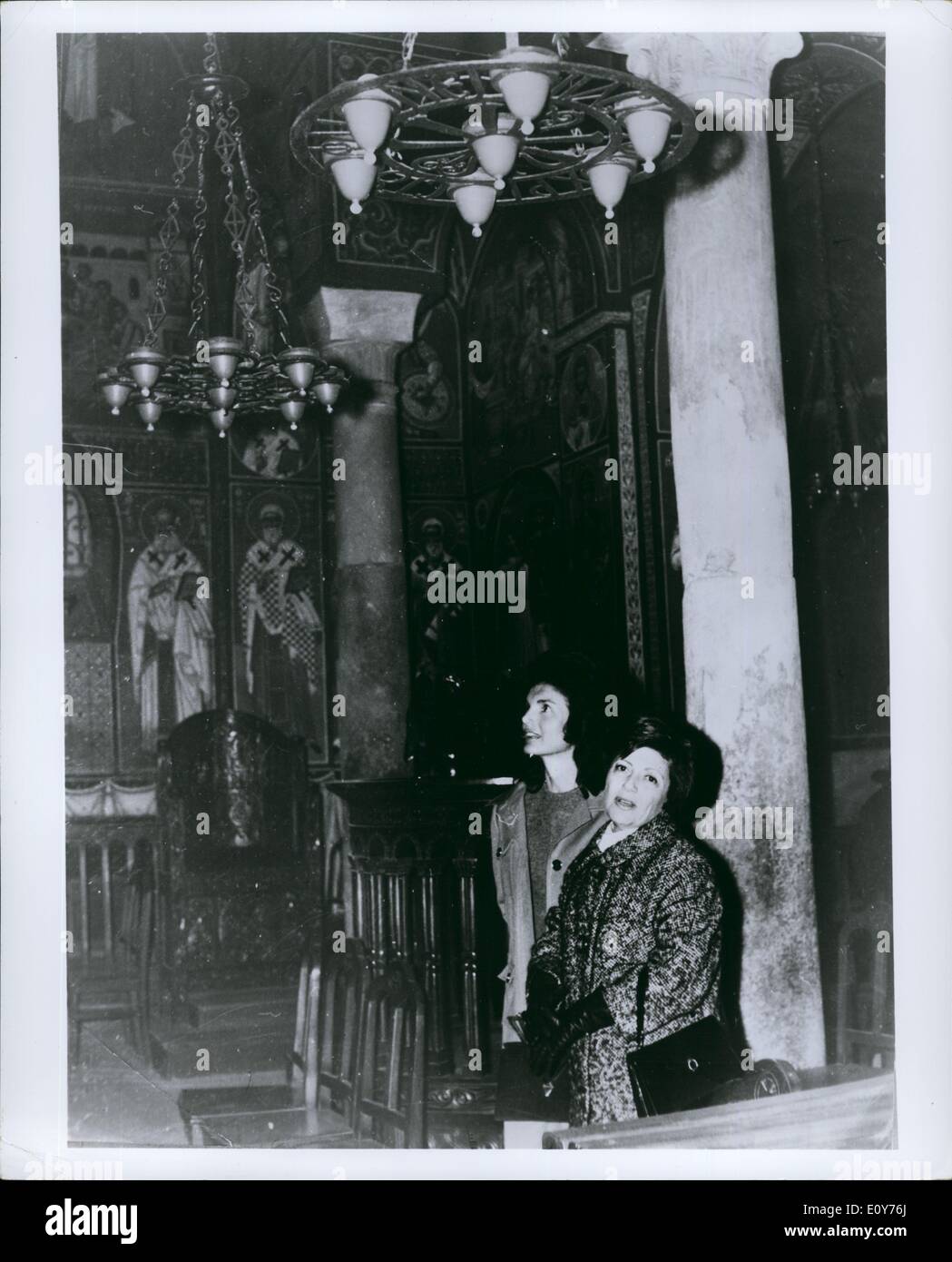 Jan. 01, 1969 - Jackie Onassis - sightseeing in Athens: Jackie Onnassis ...