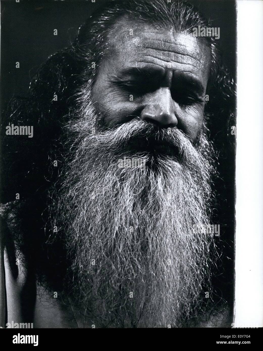 Jan. 01, 1969 - Swami Satchidananda, Carnegie hall Stock Photo - Alamy