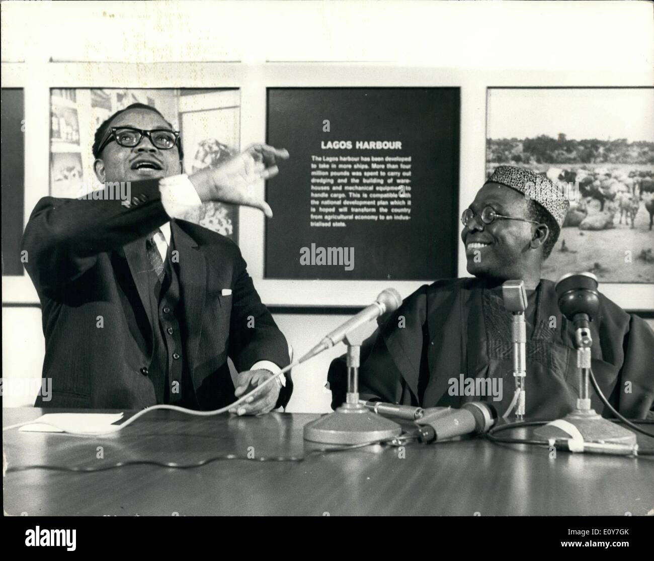 Nigeria house hi-res stock photography and images - Alamy