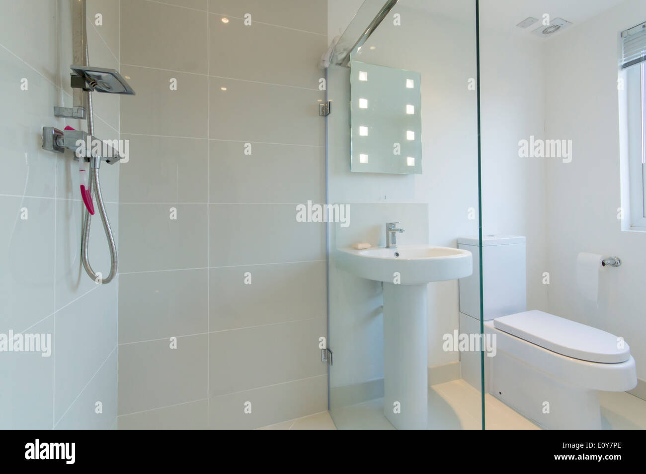 Bathroom white washroom Stock Photo - Alamy