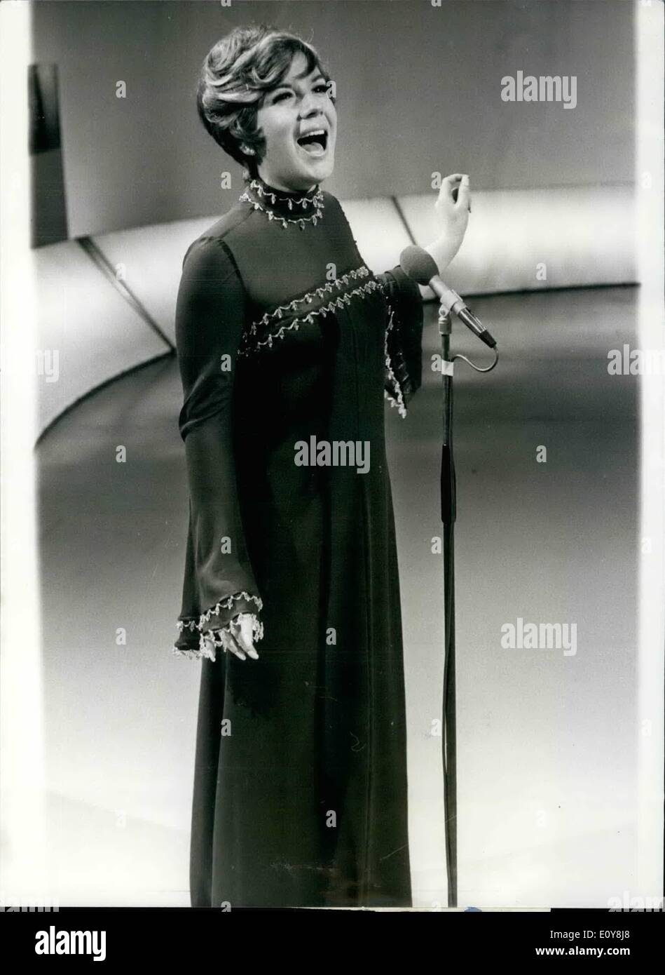 Vikki carr hi-res stock photography and images - Alamy