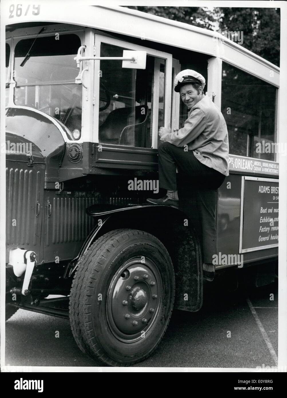 On the buses hi-res stock photography and images - Alamy