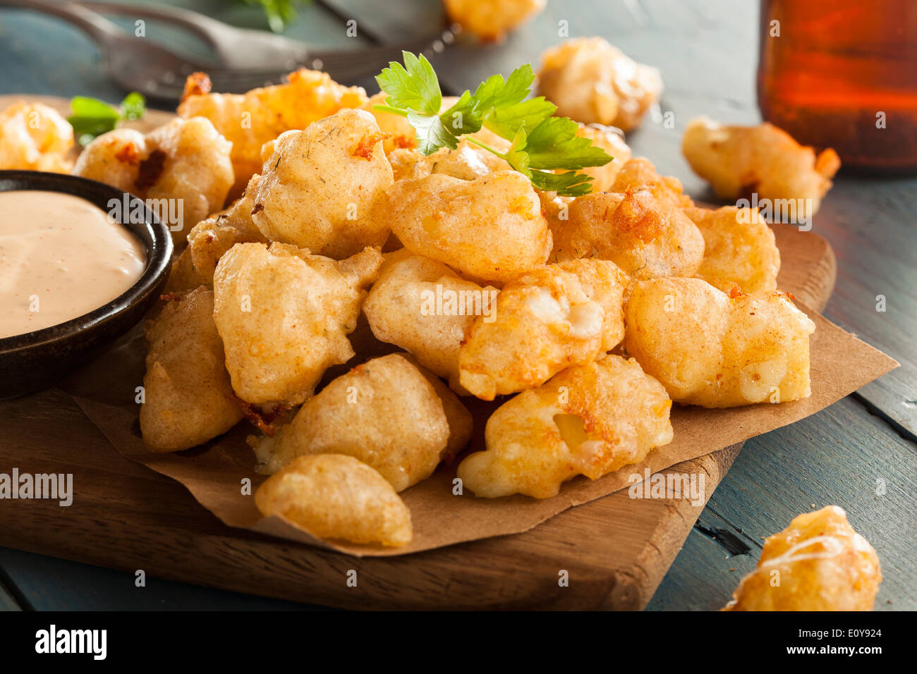 Beer Battered Wisconsin Cheese Curds with Dipping Sauce Stock Photo - Alamy